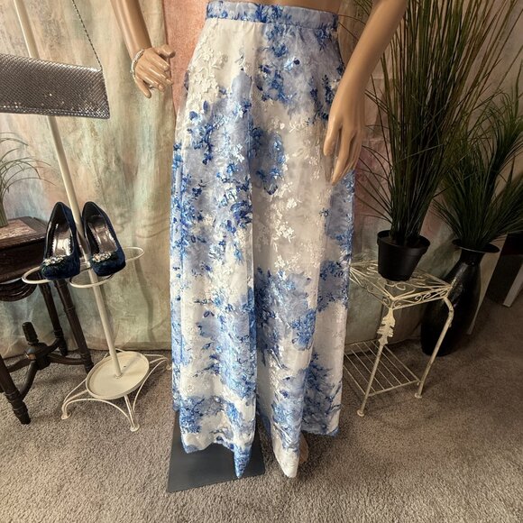 ellie wilde | Skirts | New Mon Cherie Ellie Wilde Magnificent Floral ...